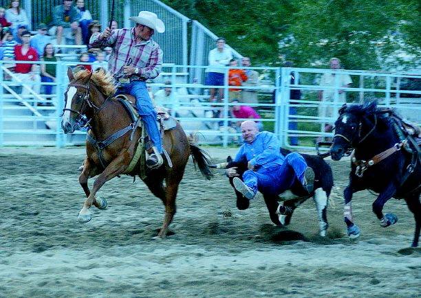 Sharp’s wild ride caps second night of rodeo | SummitDaily.com