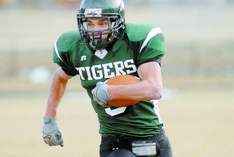 Crangle, 13 other football players honored | SummitDaily.com