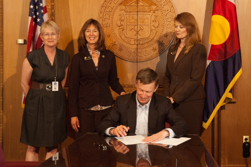 Governor signs Hamner bill to speed teacher licensing | SummitDaily.com