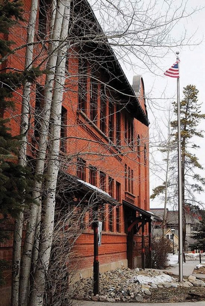 Old Breckenridge CMC building new home of The Peak School | SummitDaily.com