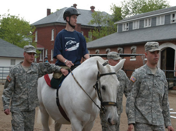 Helping Hands: Healing veterans through horseback riding | SummitDaily.com