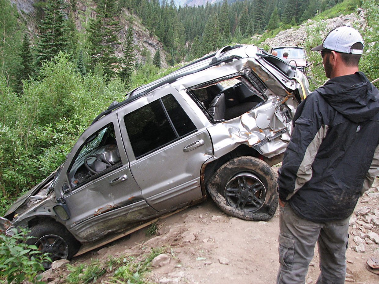 Two damaged Jeeps could be towed out of Crystal River by late Sunday ...