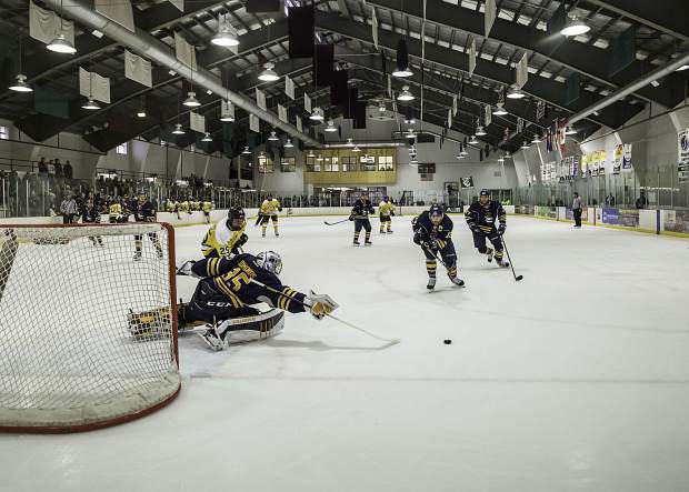 Colorado College men’s ice hockey team wins in Breckenridge ...
