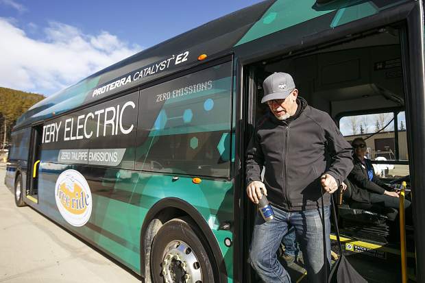 Breckenridge demos electric bus on the town’s busiest route ...