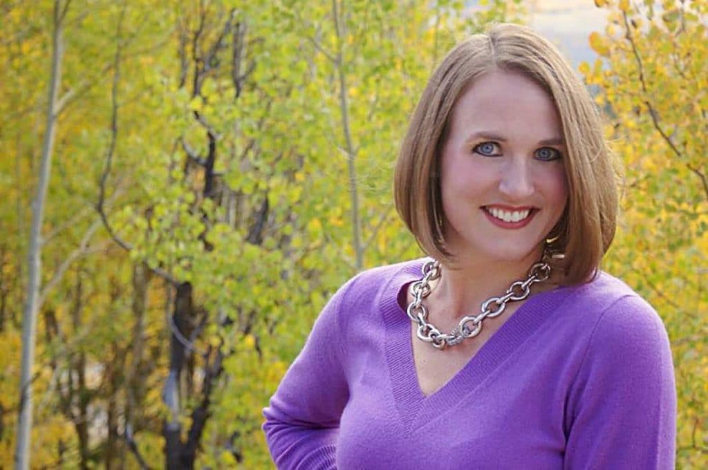 A determined diva: Local actor and singer Kelly Renoux performs for the ...