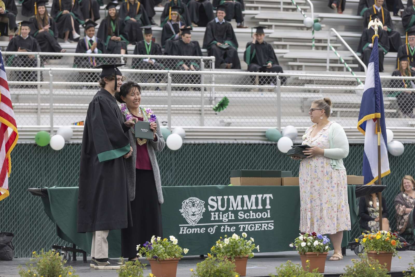 220 seniors honored at Summit High School’s Class of 2022 graduation ...