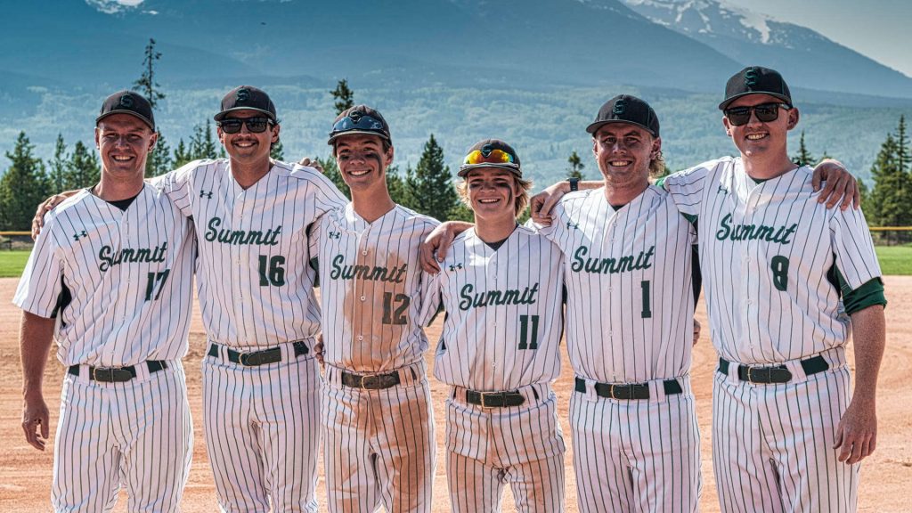 Summit baseball sends off seniors with dominant doubleheader ...