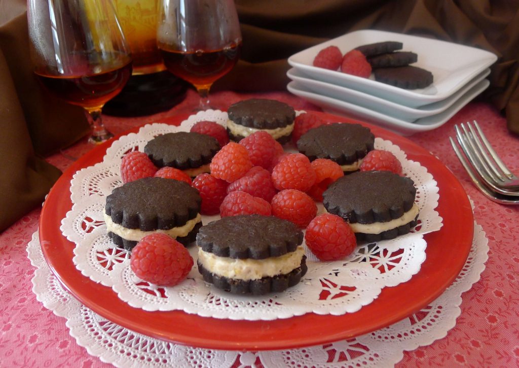 High Country Baking: Chocolate sandwich cookies with walnut-Kahlua ...