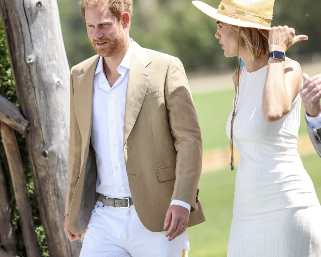 Photos: Prince Harry plays polo at Sentebale ISPS Handa Polo Cup ...