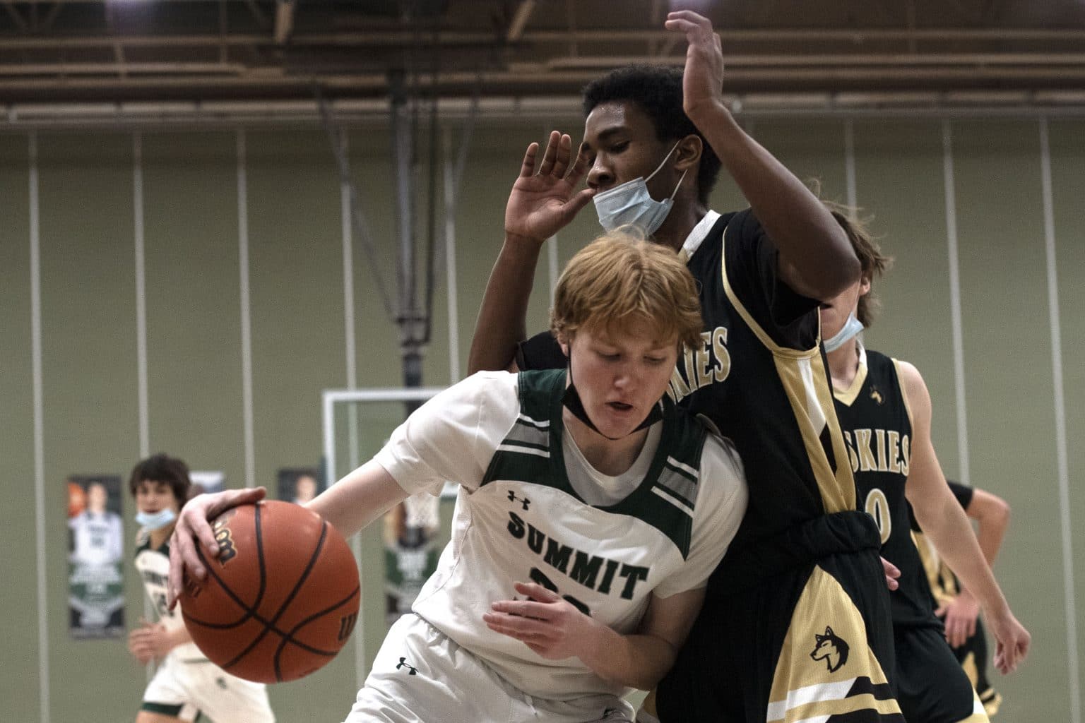 Summit boys basketball plays tough against Glenwood Springs but can’t ...