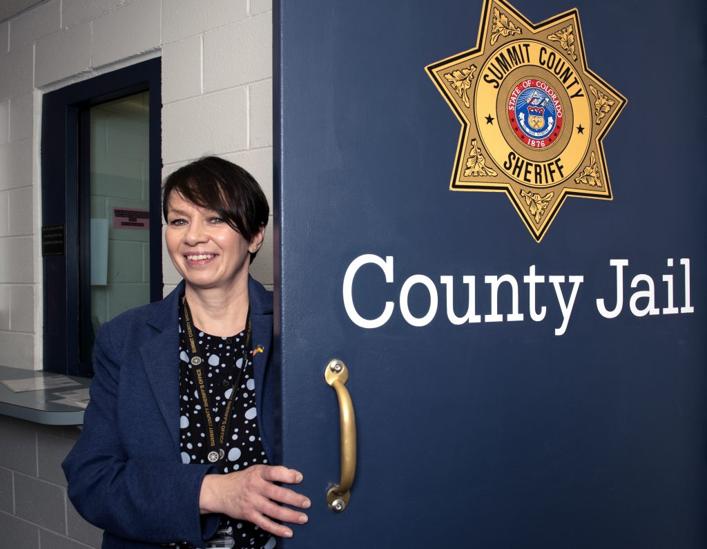 Summit County police departments donating used gear to Ukrainian war ...