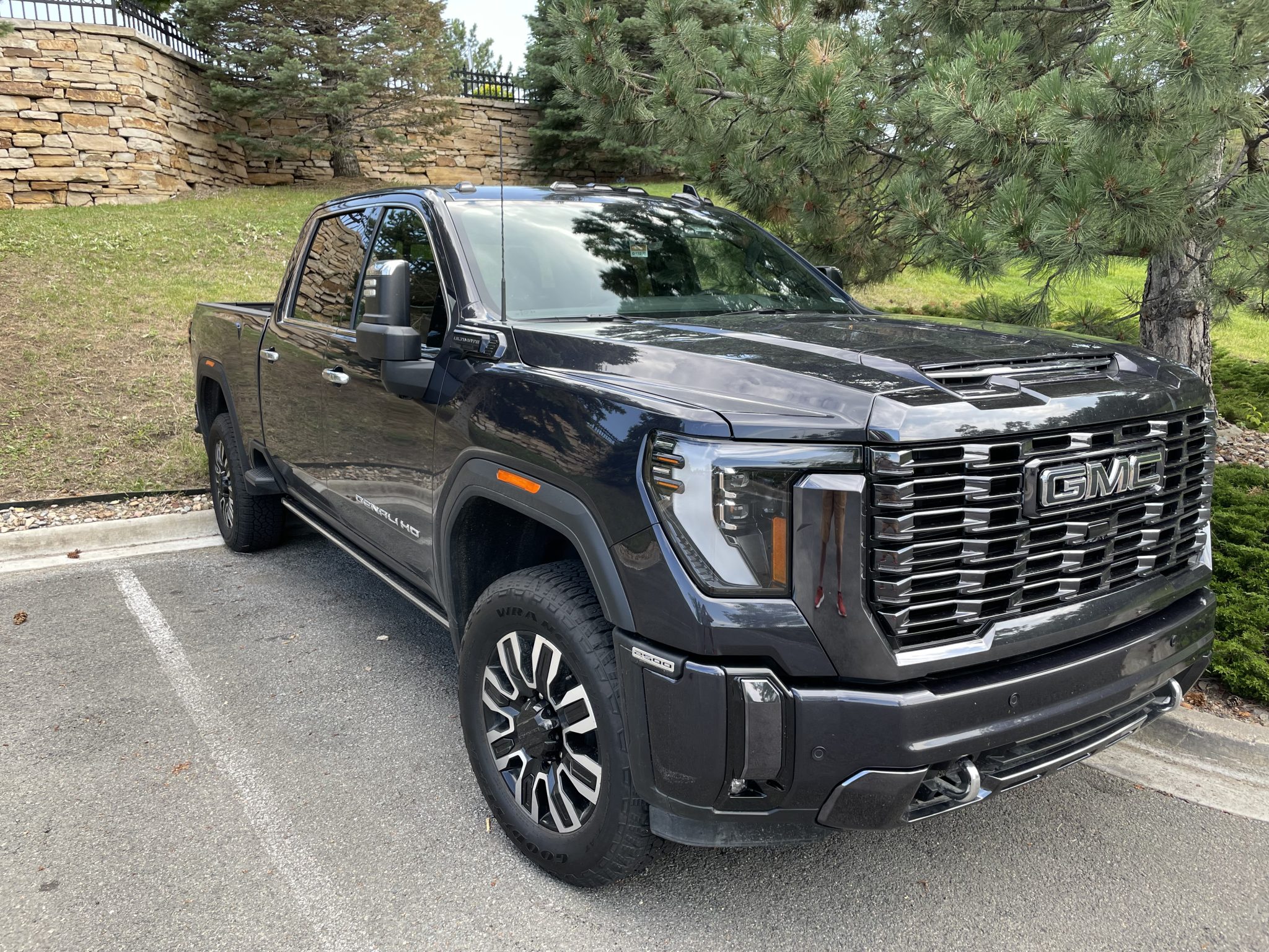 Mountain Wheels: GMC’s glossy Sierra 2500 Denali Ultimate is a whole lot of truck | SummitDaily.com