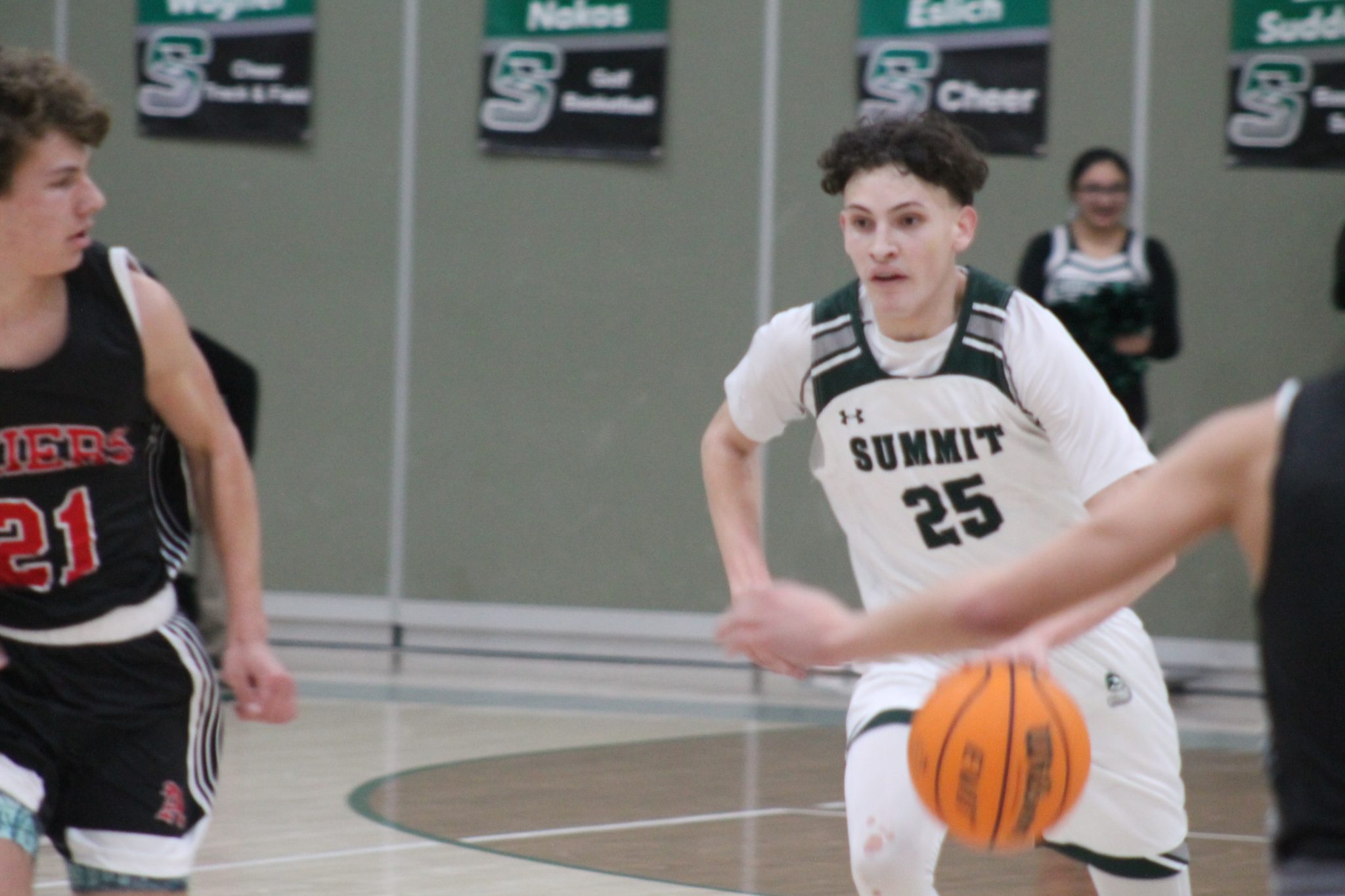 Summit High School boys basketball team aims for playoffs while ...