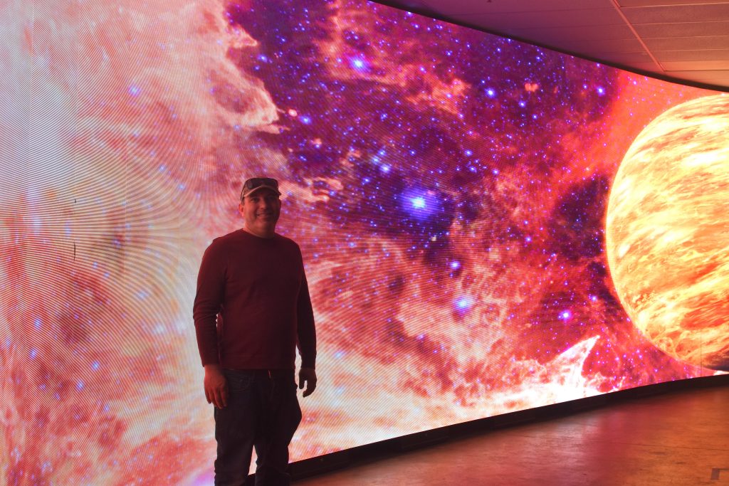 New entertainment pop-up in Silverthorne gives visitors a larger-than ...