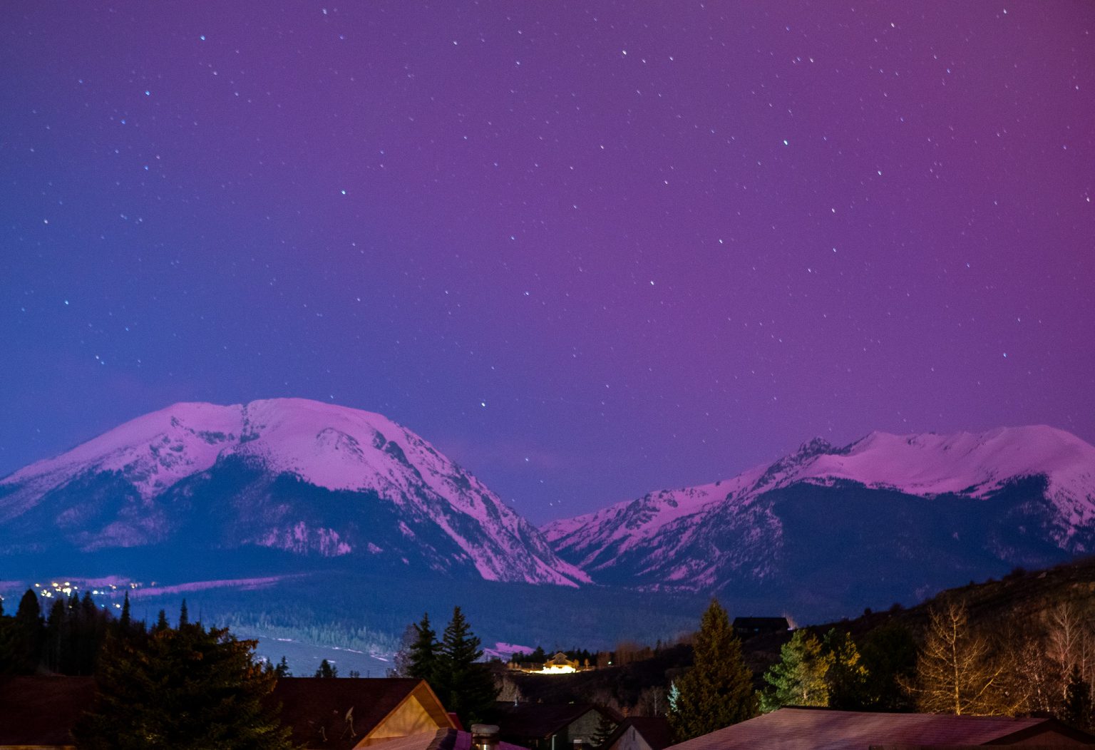 PHOTOS: Aurora borealis dazzles over Colorado’s mountains | SummitDaily.com