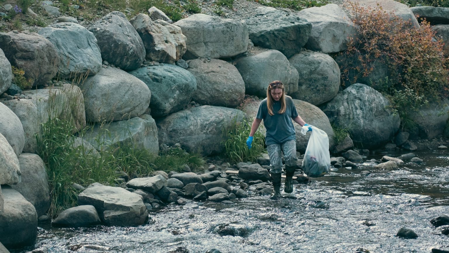 Volunteers help remove an estimated 2,000 pounds of trash from Summit ...