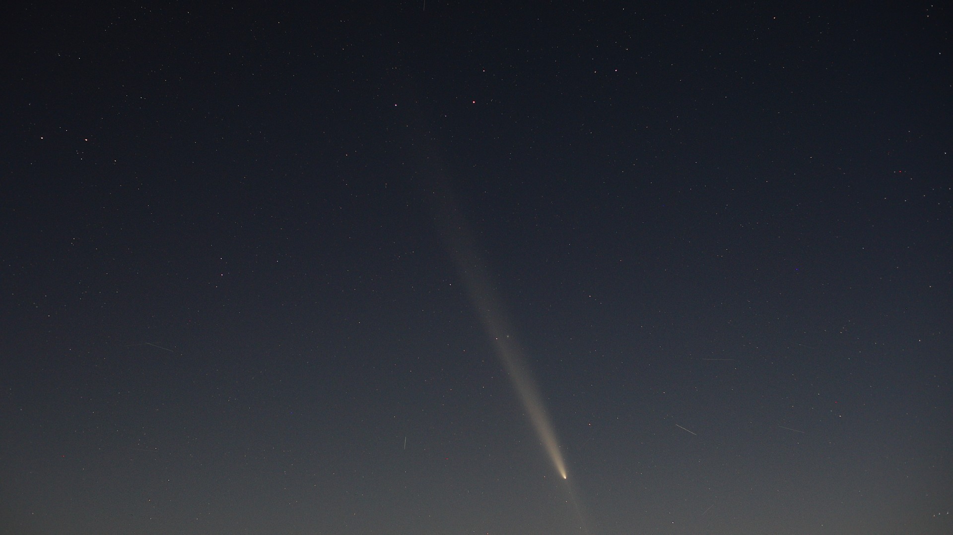An ancient comet not seen for 80,000 years is visible in Colorado’s ...