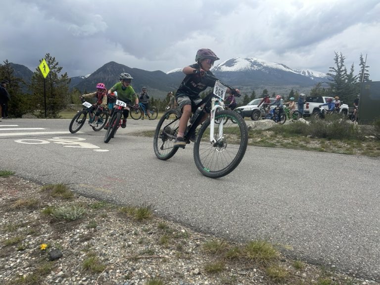 Mountain bikers brave windy conditions at the first Summit Mountain ...