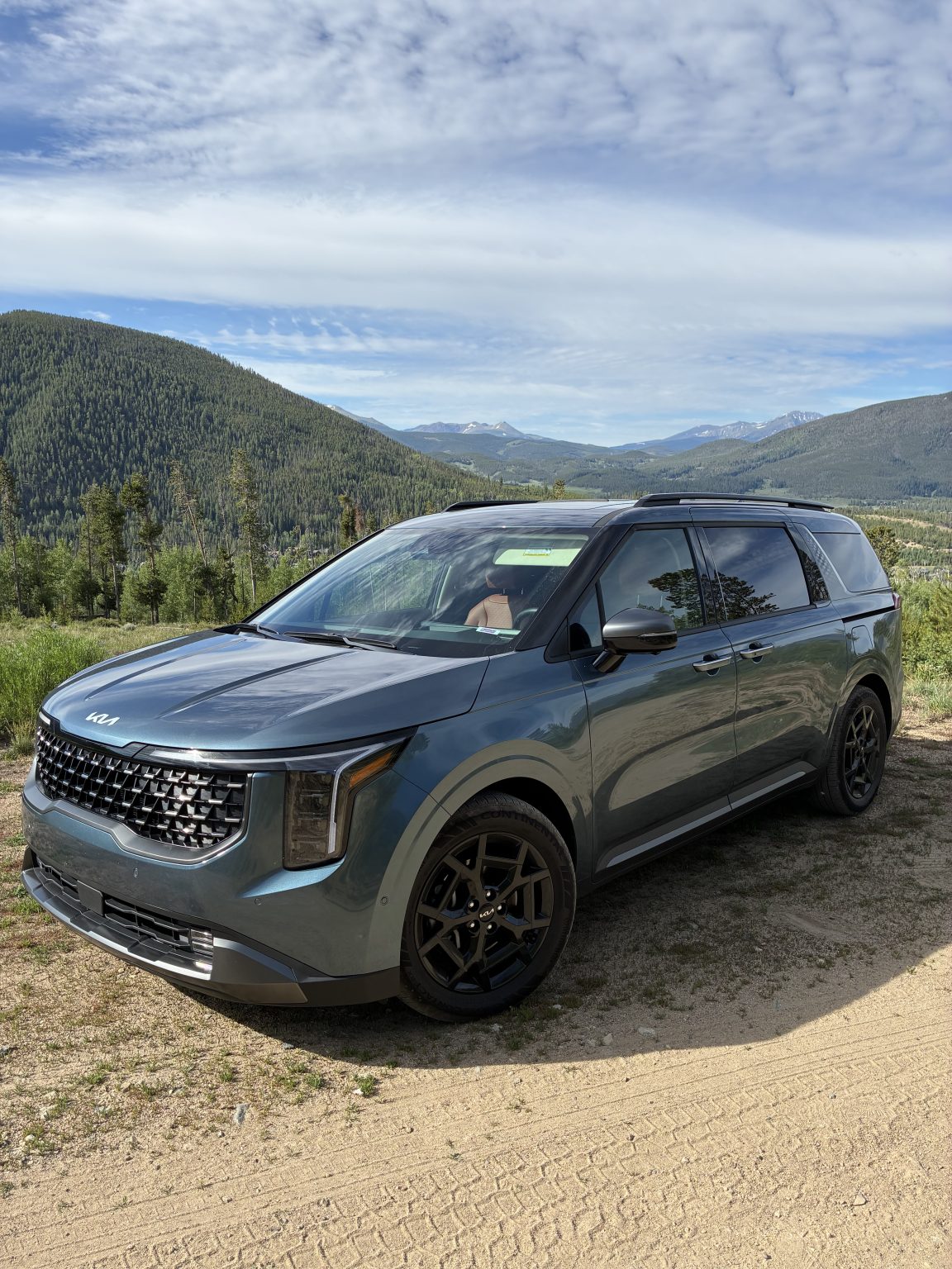 Mountain Wheels: Contemporary minivans offer lots and lots of space ...