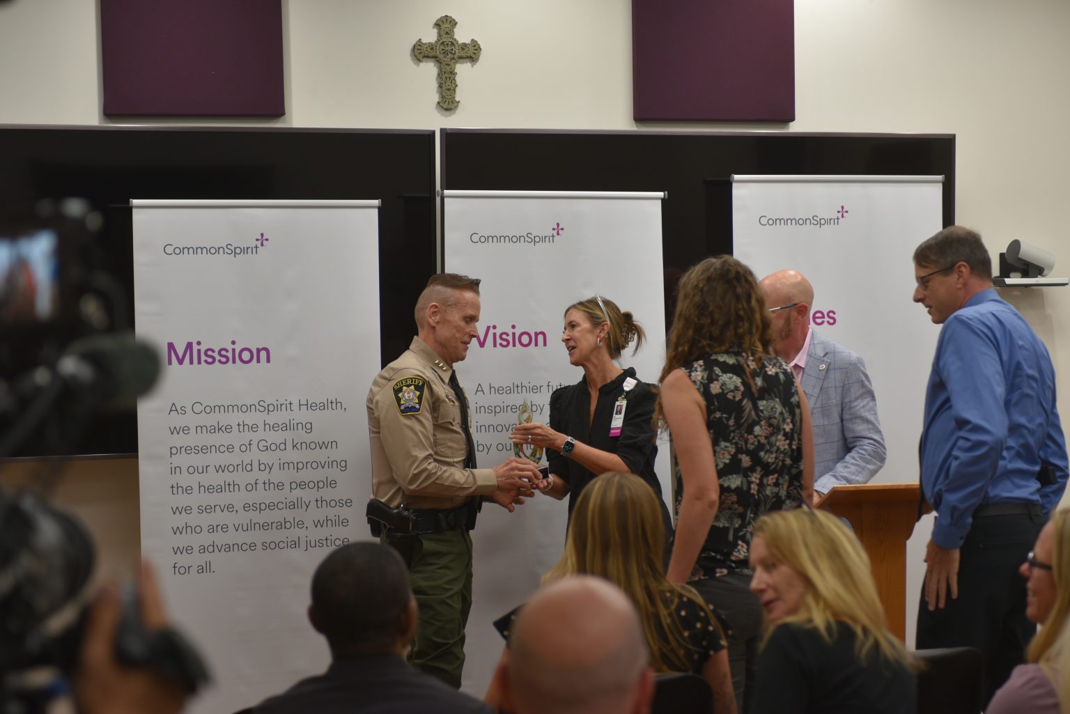 CommonSpirit recognizes mental health crisis response team with ...