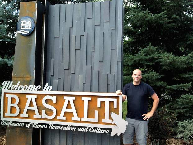 Basalt dedicates sign to help with identity | AspenTimes.com