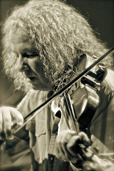 Fiddler Tim Carbone catches ride to Aspen with Great American Taxi ...