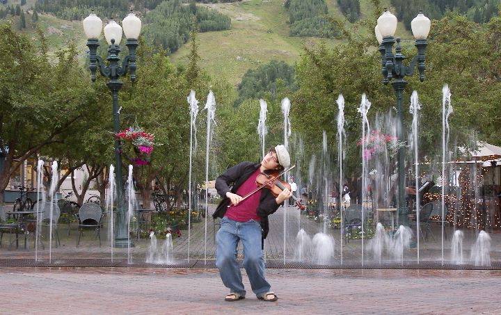 DeWolf takes delight in his fountain of secrets | AspenTimes.com
