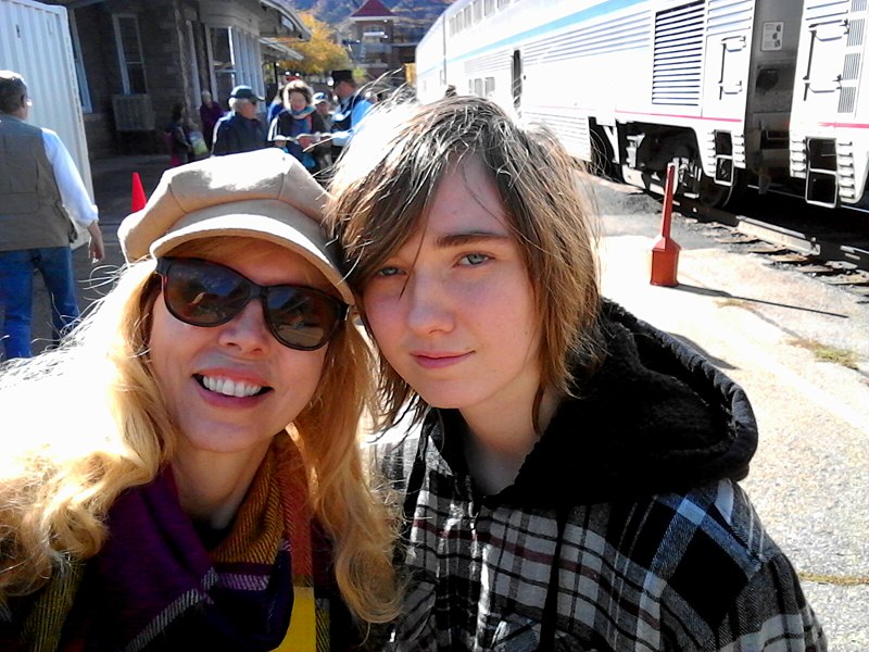 Mom doesn’t know how daughter fell from Hotel Colorado balcony ...