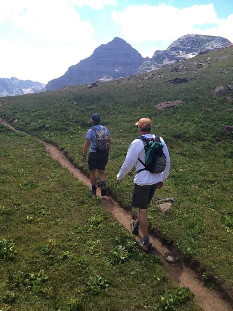 Forest Service eyes expanding overnight permits to cover Snowmass Lake ...