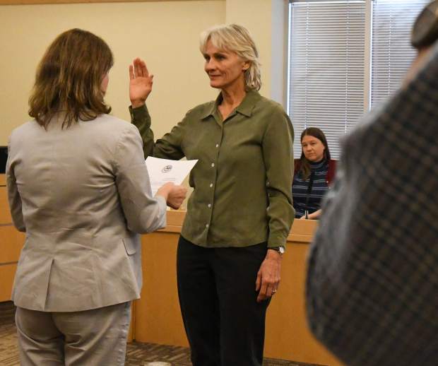 Glenwood Council selects Jonathan Godes as city’s 53rd mayor ...