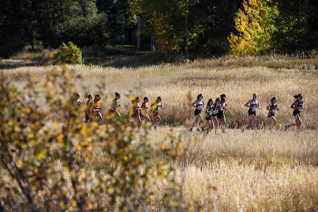 Kylie Kenny paves the way for AHS girls cross country team in home meet ...