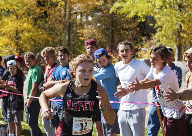 Kylie Kenny paves the way for AHS girls cross country team in home meet ...