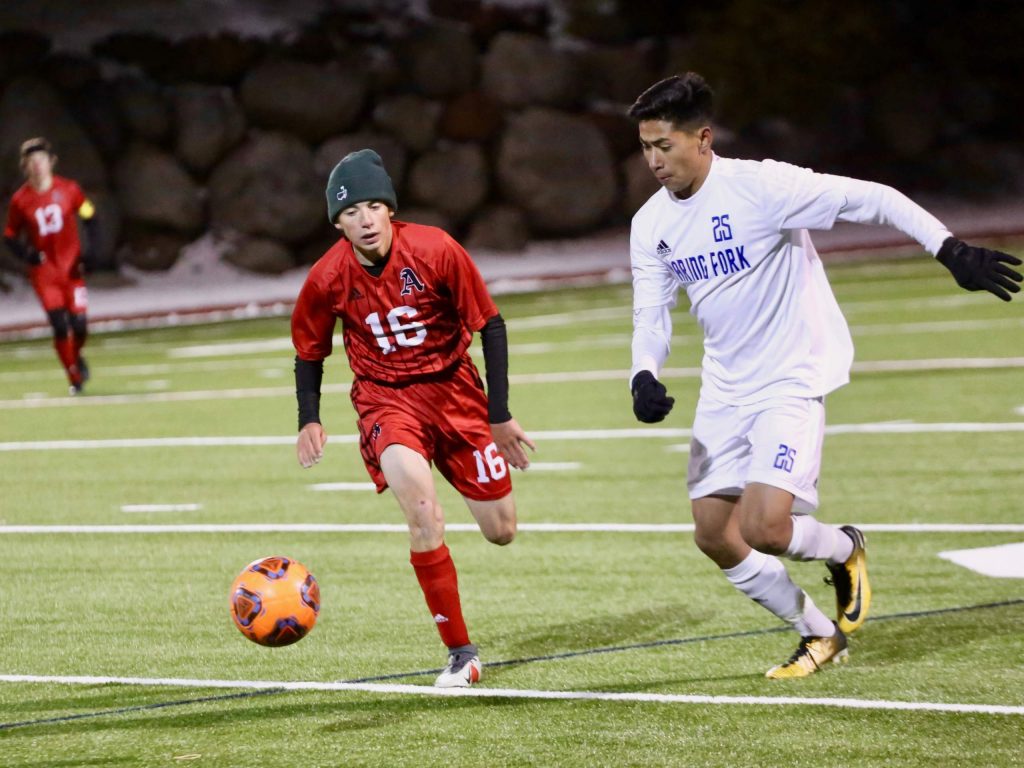 Roaring Fork punches ticket to 3A soccer semis with 1-0 win over Aurora ...