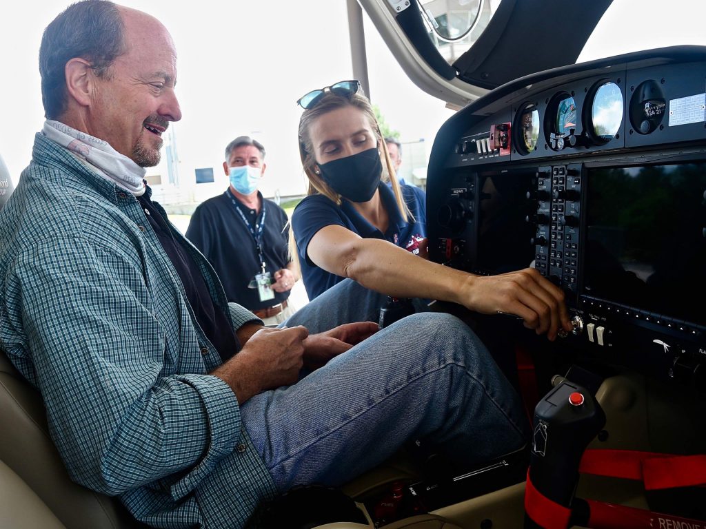 Leaving on a jet plane: Aspen Flight Academy students to benefit ...