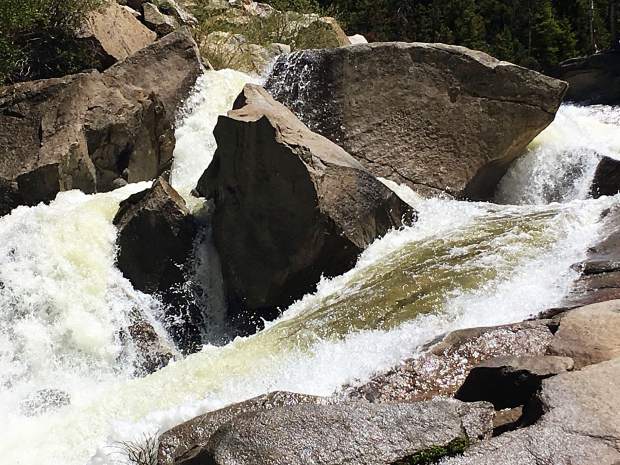 Man rescued after falling 30 feet at Grottos on Independence Pass ...