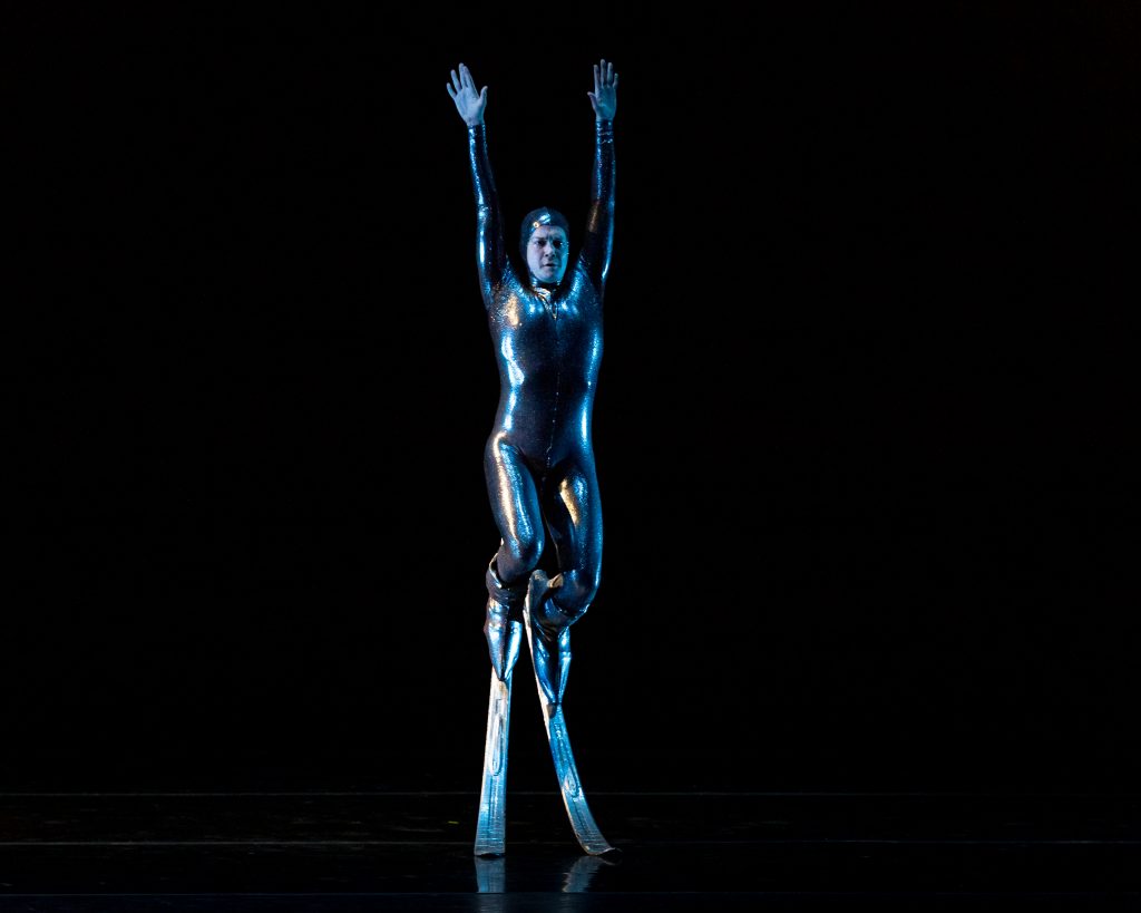 Mesmerizing MOMIX: Illusionist dance company comes to Aspen ...