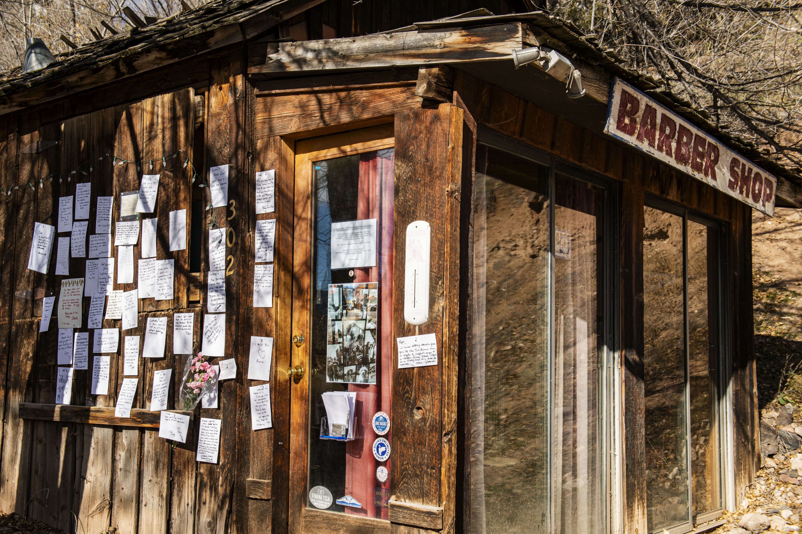 Community grieves the loss of Lonnie Bones, the Basalt barber and ...