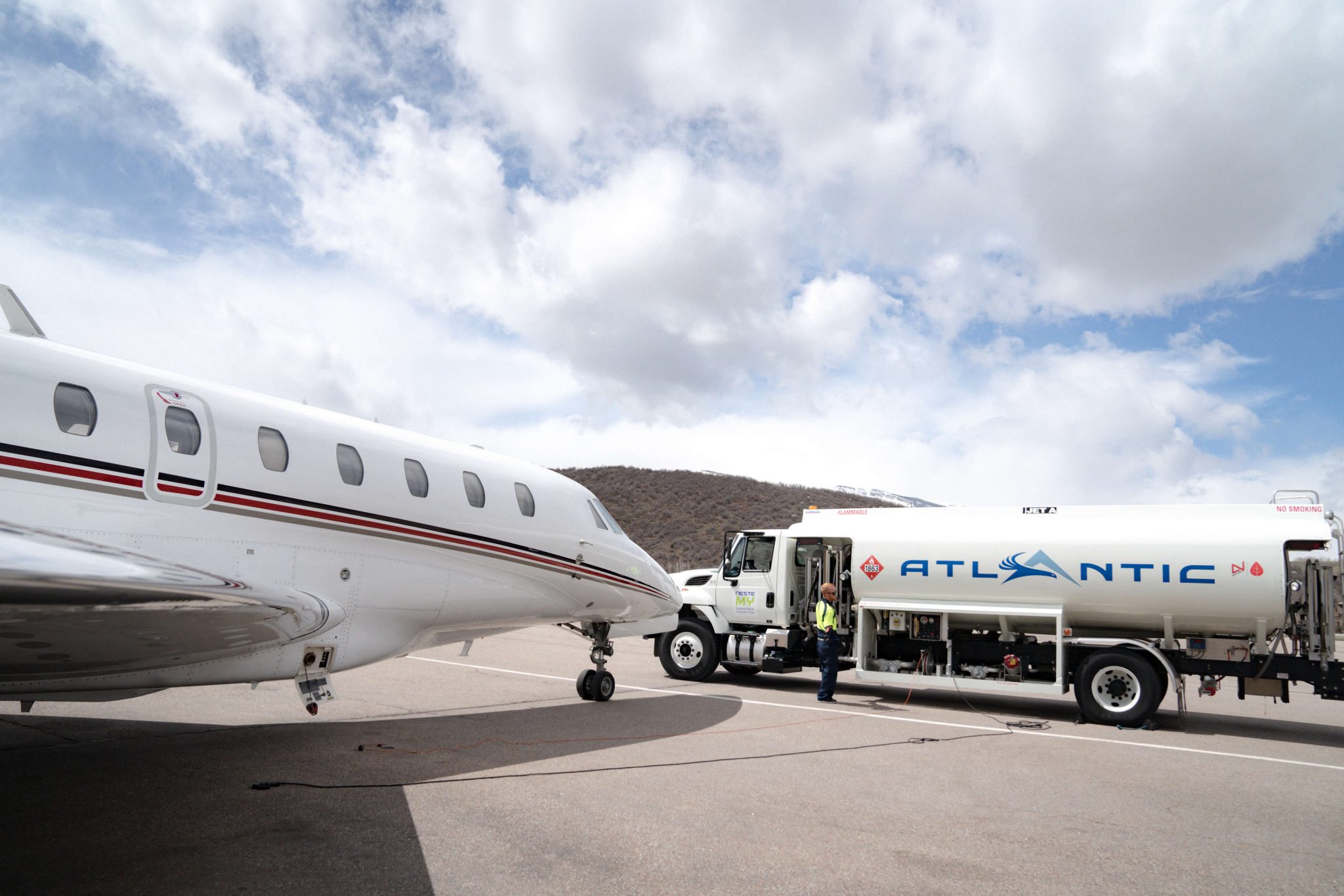 County goes back to the future, sticking with Atlantic Aviation as No ...