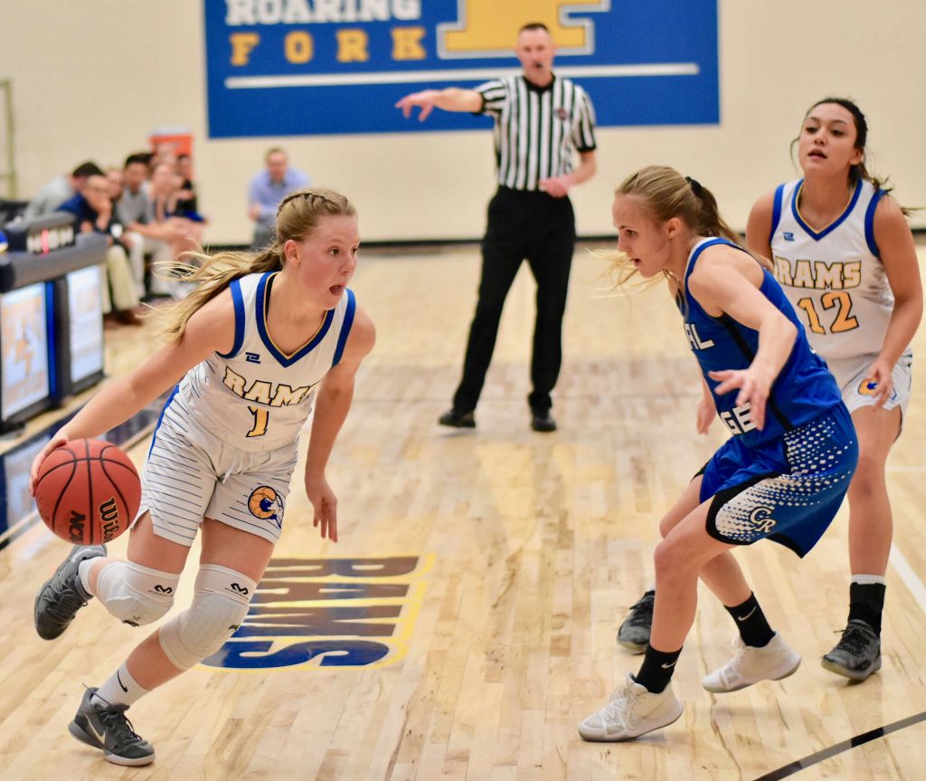 Roaring Fork’s Maya Lindgren signs to play DIII college hoops at Iowa’s ...