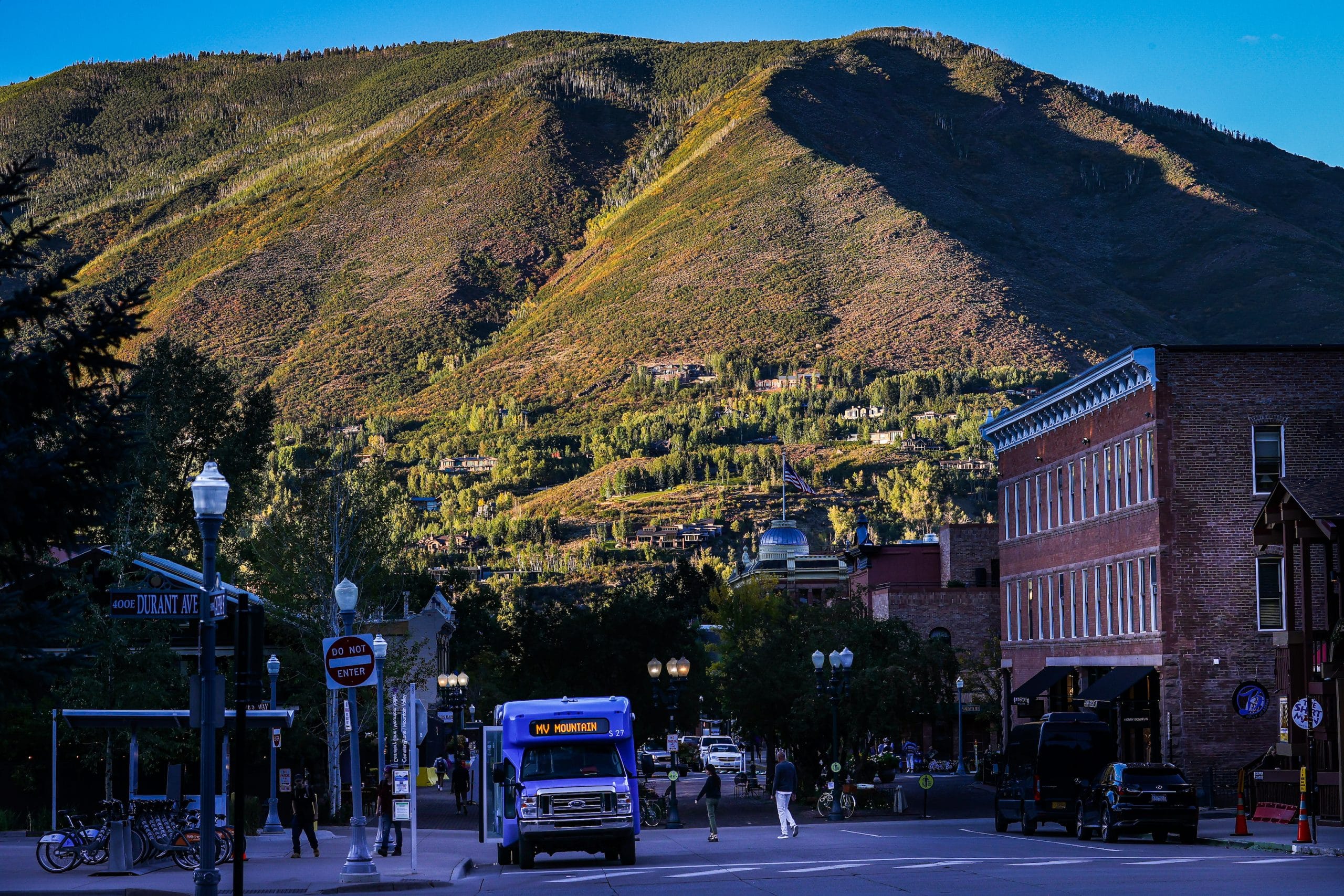 Mountain towns in Colorado are full of vacant trophy homes, short-term ...