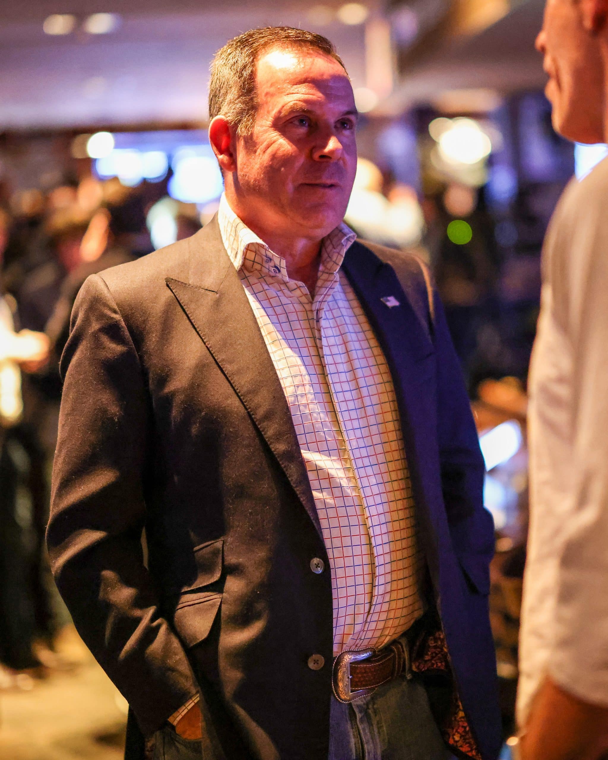 Frisch off to big fundraising lead in early going of bid to unseat 3rd ...