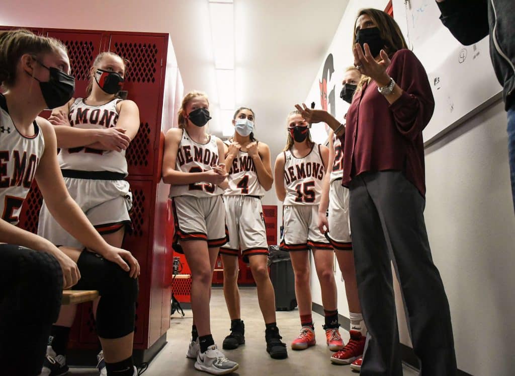 Glenwood Springs girls basketball coach Rhonda Moser nabs 100th career ...