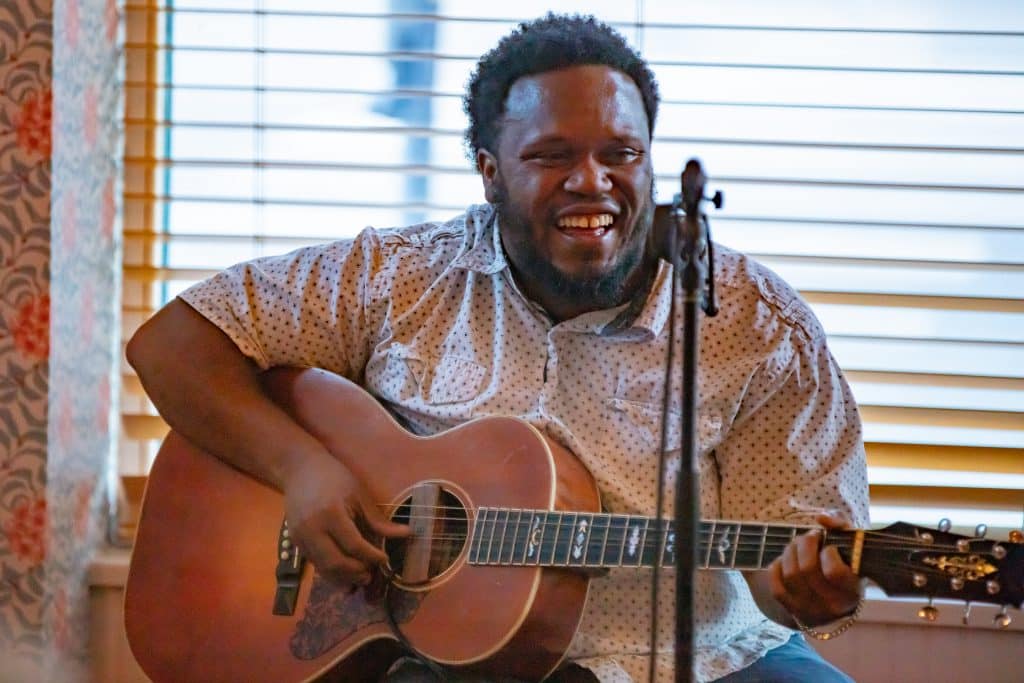 Young bluesman Jontavious Willis stakes his claim at JAS Café ...