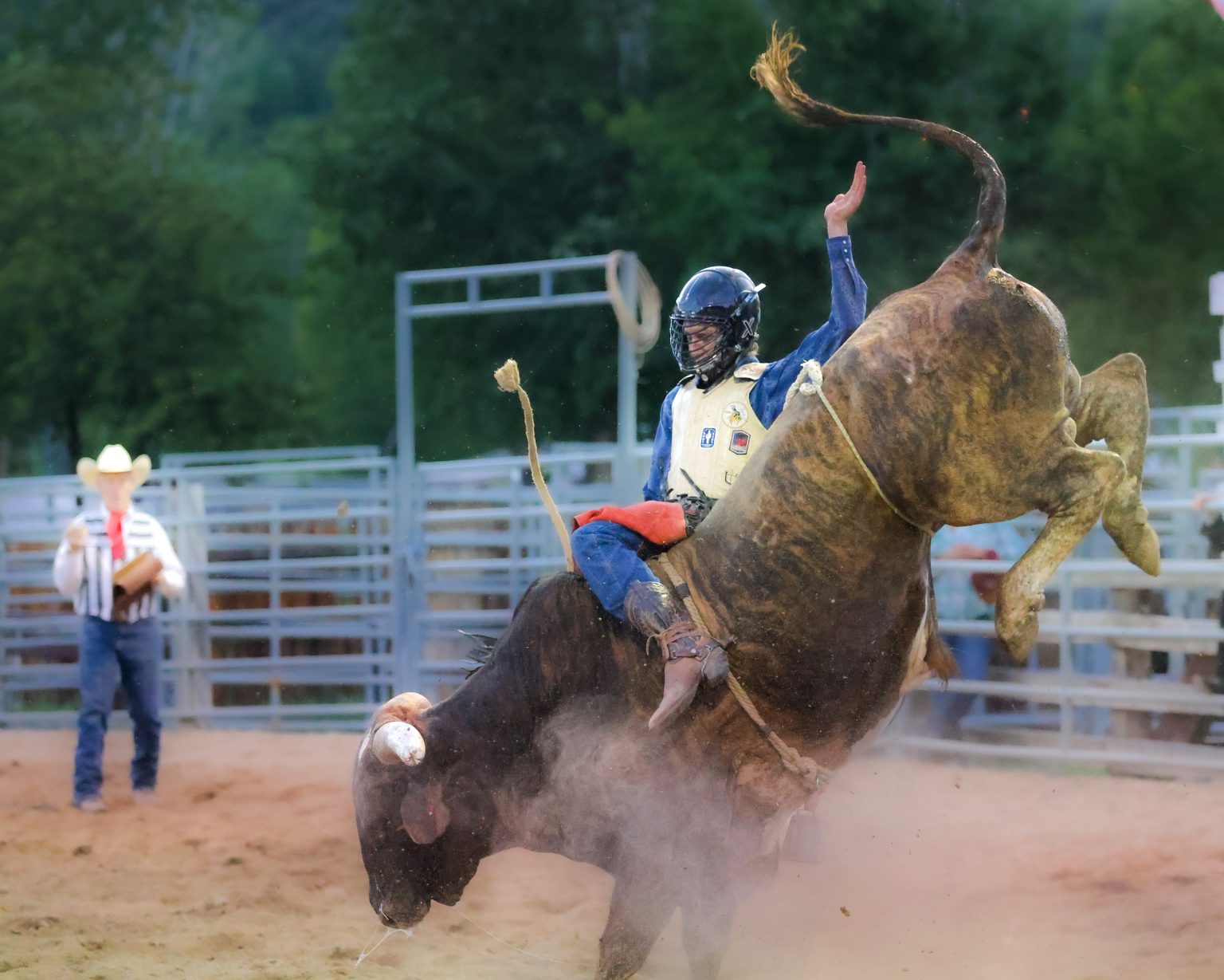 Well, howdy: Photos from the season-opening night at Snowmass Rodeo ...