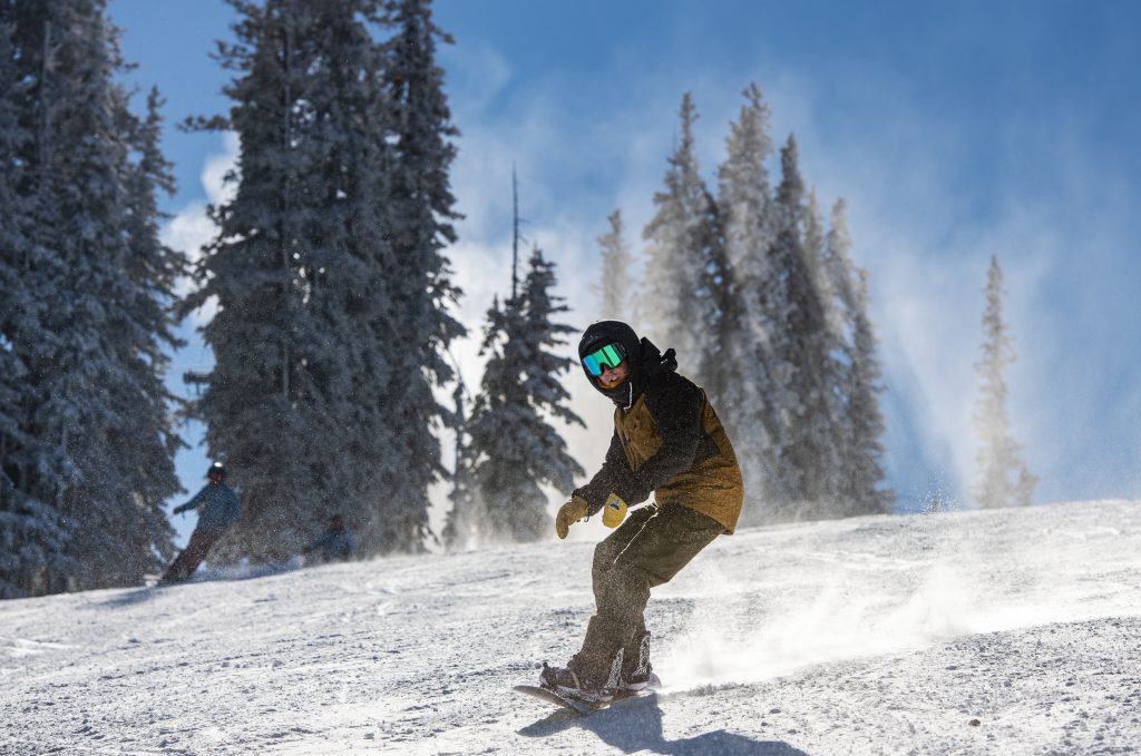 Aspen Mountain opens for the ski season with little issue, plenty of ...