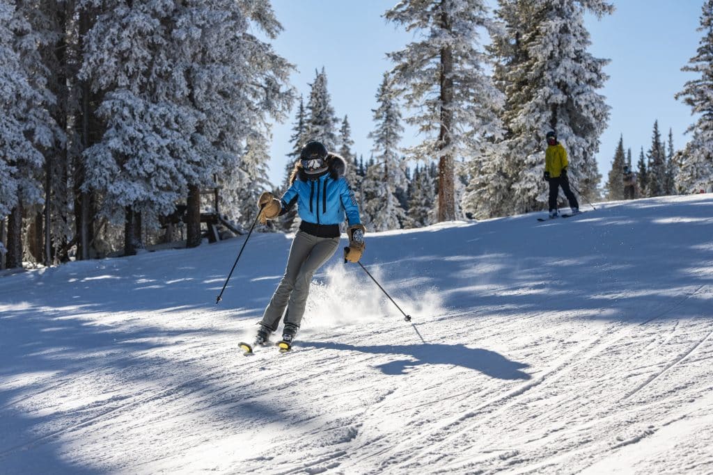 Aspen Mountain opens for the ski season with little issue, plenty of ...