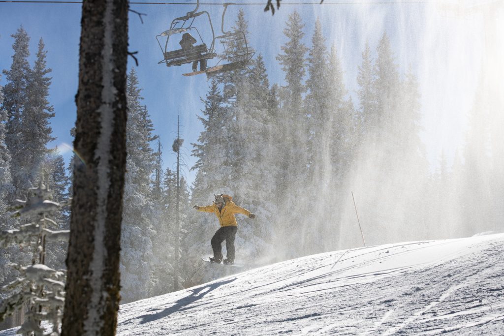 Aspen Mountain opens for the ski season with little issue, plenty of ...