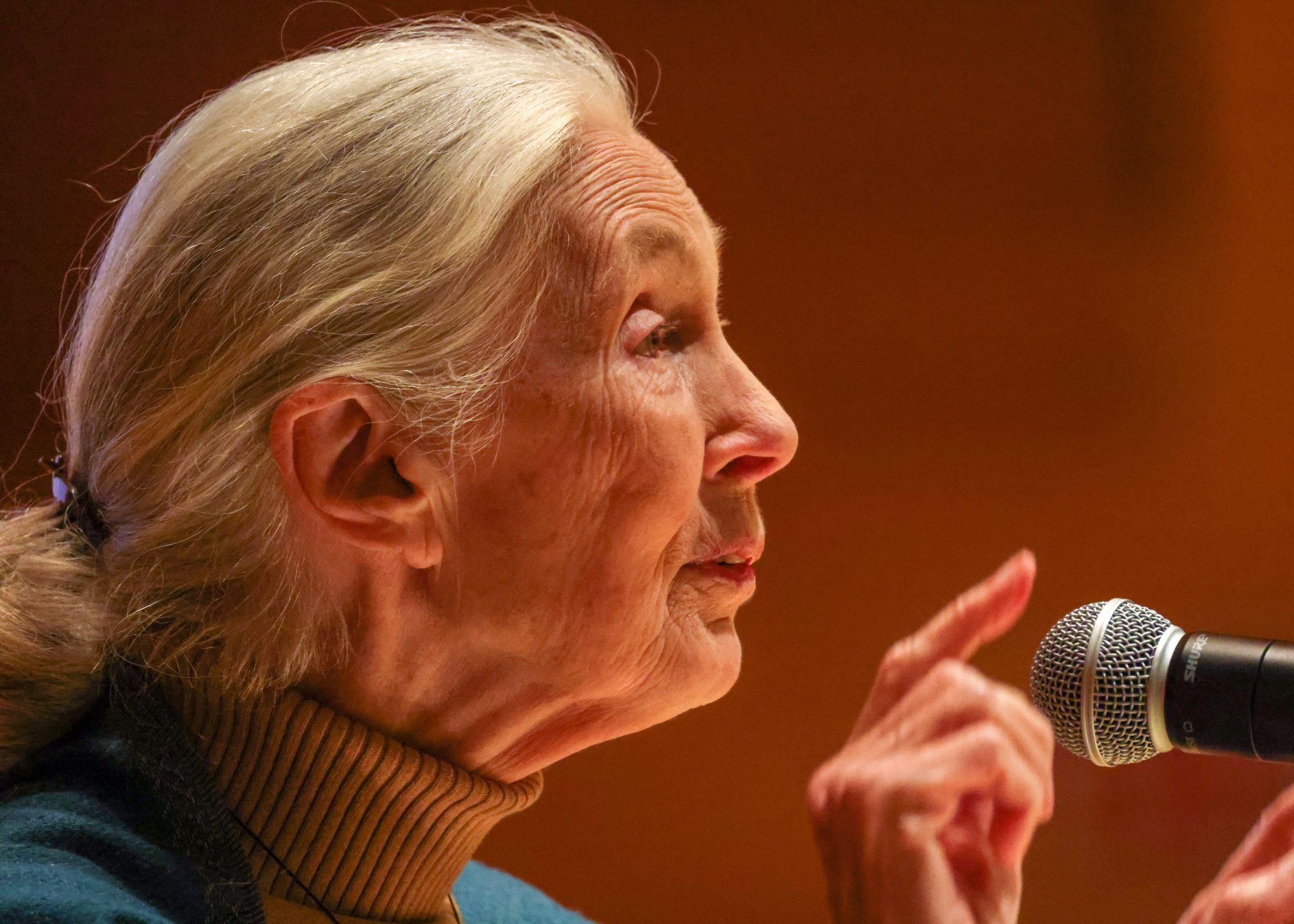 Dr. Jane Goodall returns to Aspen, sends message of hope to youth ...