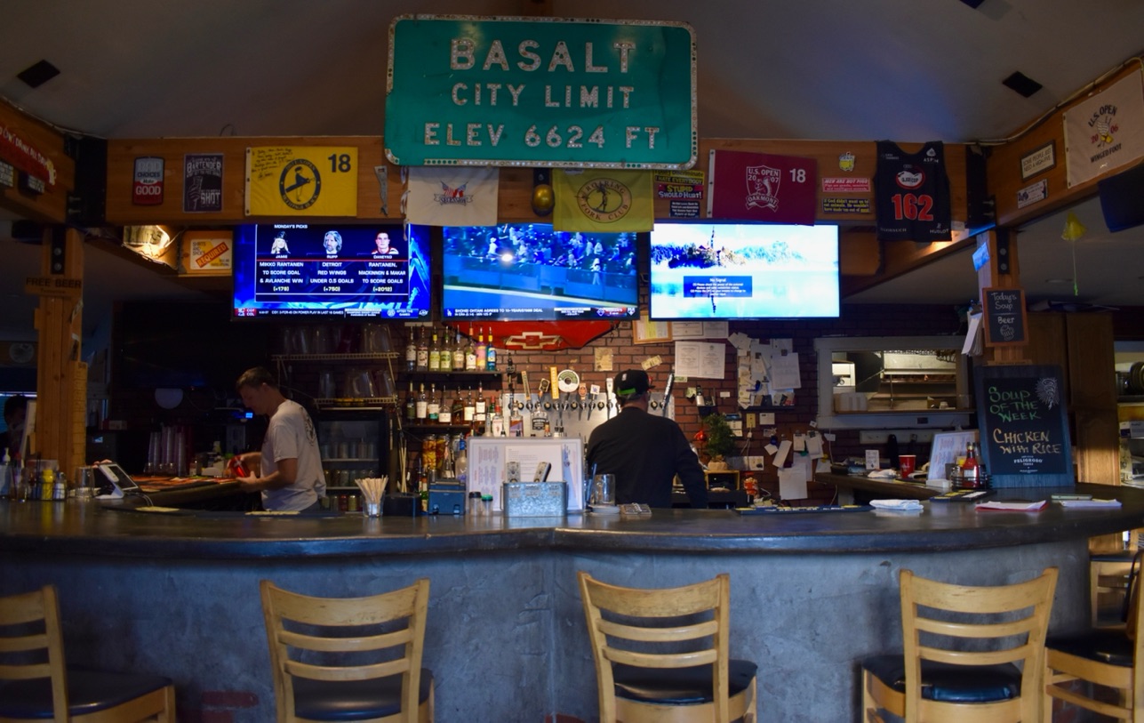 Stubbies seeks longer lease. Landlord Pitkin County prefers to keep ...