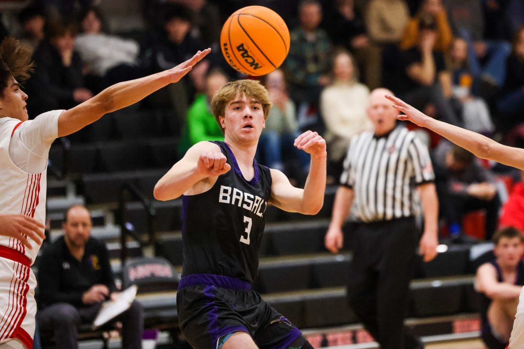 Basalt boys basketball knocks off Aspen to keep postseason hopes alive ...